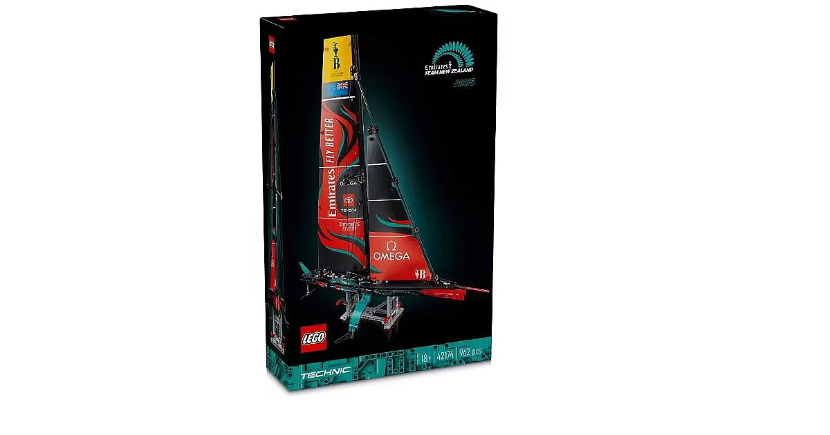 Lego Emirates Team New Zealand AC75 Yacht (42174)